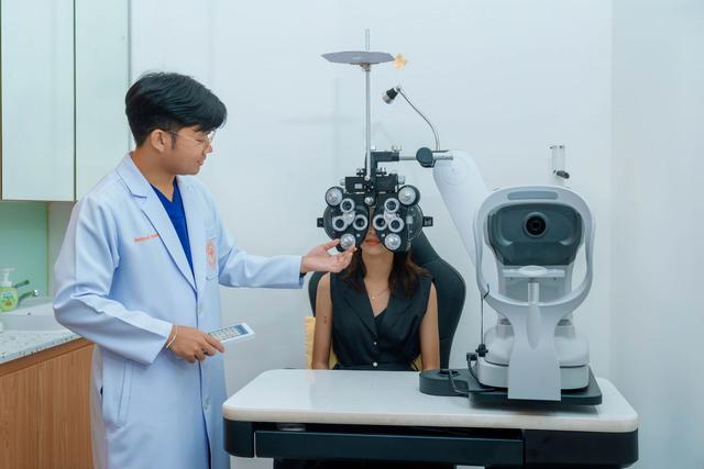 "Expert Eye Care Services for Optimal Vision - Opticare DR+"